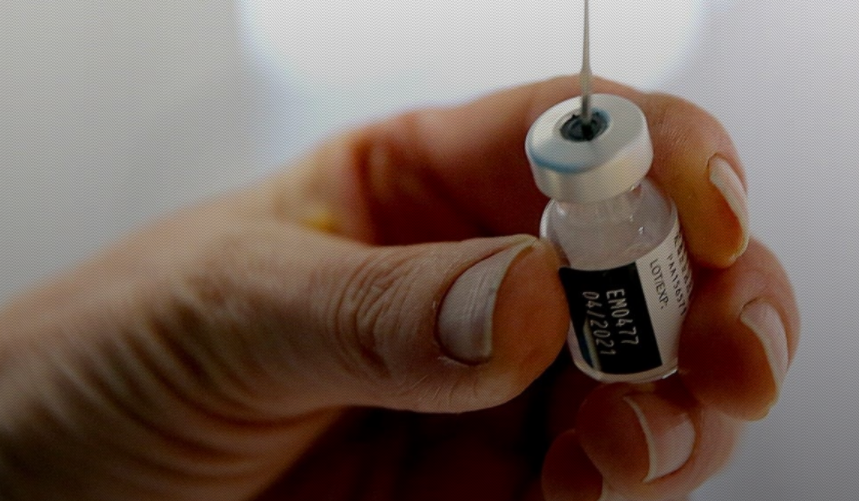 Llega a Chile cuarto cargamento con 44 mil dosis de vacunas Pfizer contra el COVID-19 - Clínicas ...